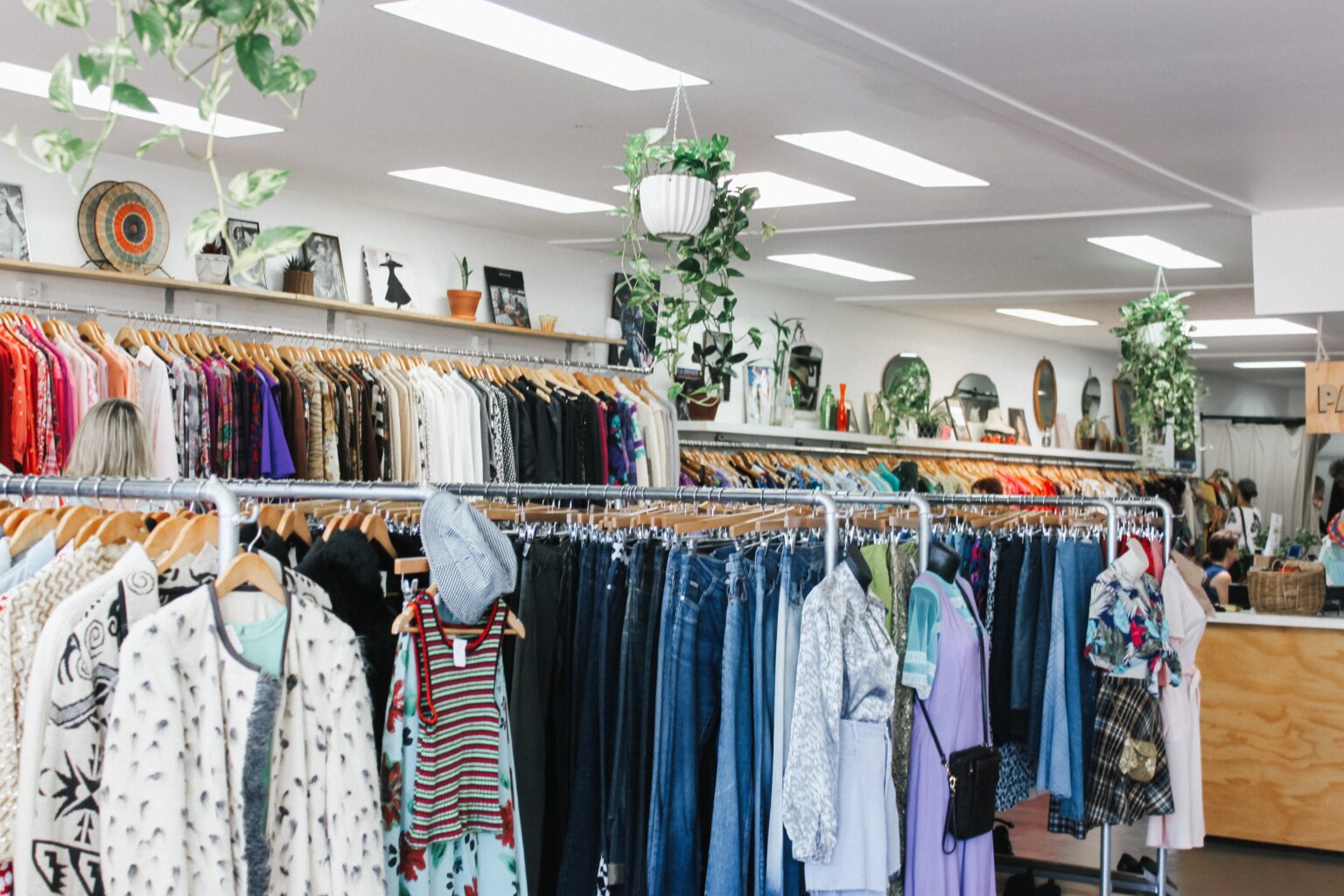 How to Sell On Poshmark in 2026: The Ultimate Complete Guide