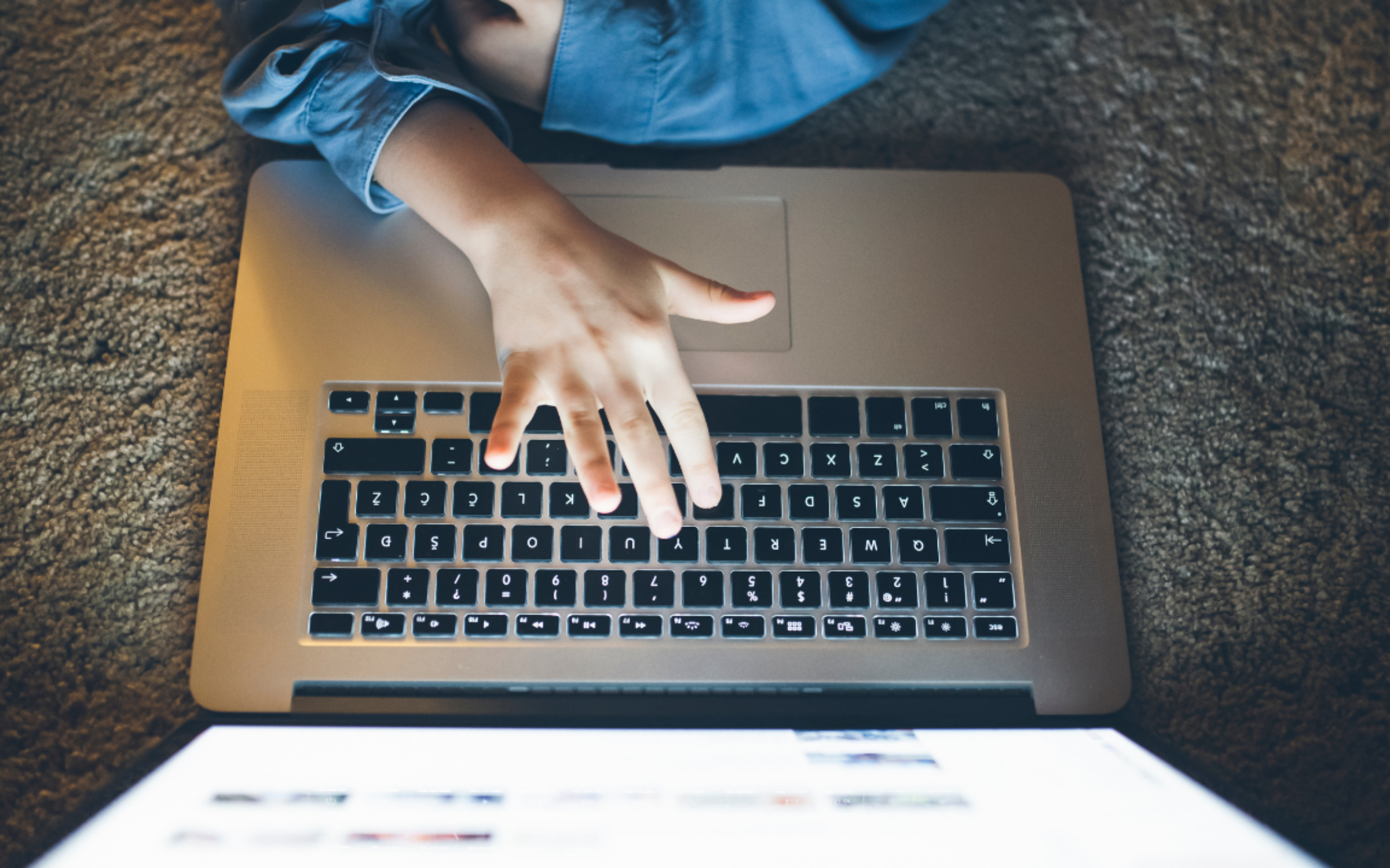 Best Clickbait Title Generator? 6 Tools For Bloggers & YouTubers in 2026