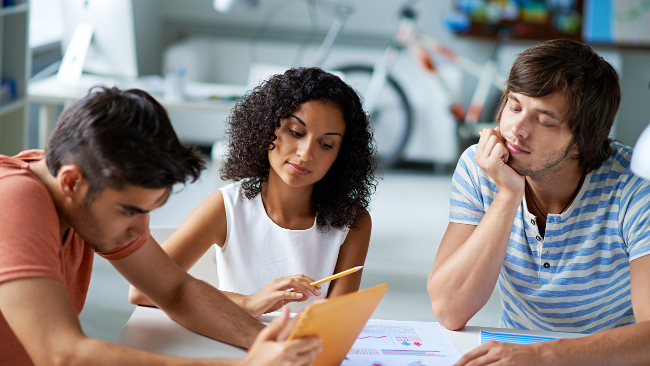 Attraction Marketing: 8 Ways You Can Use It To Make More Money in 2026