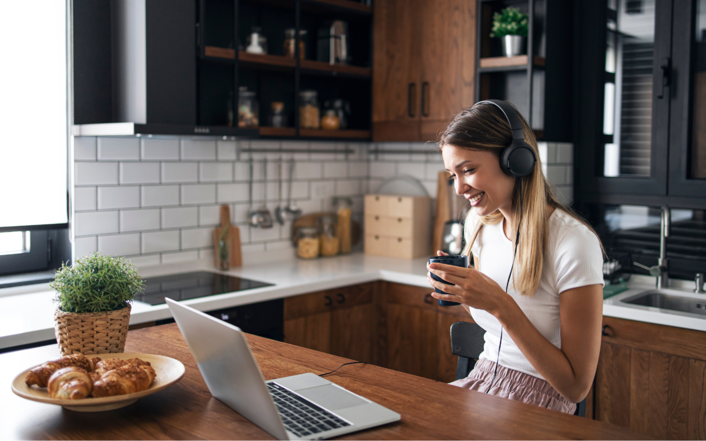 13 Best Staffing Agencies for Remote Jobs to Get Hired Quickly in 2026